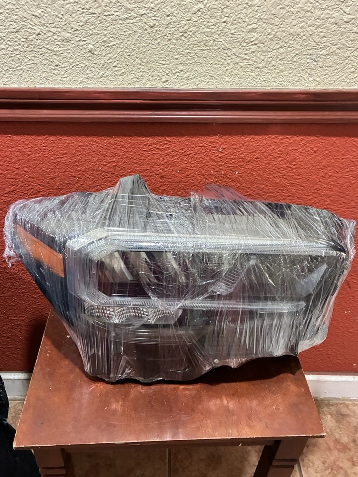 OEM 2020 - 2023 Toyota Tacoma Right RH Passenger FULL LED Headlight ...