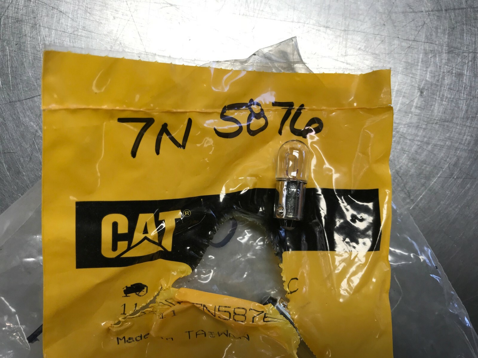 7N5876 GENUINE CAT PANEL BULB 24 VOLT, 0.2 AMP Caterpillar 7N-5876 | eBay