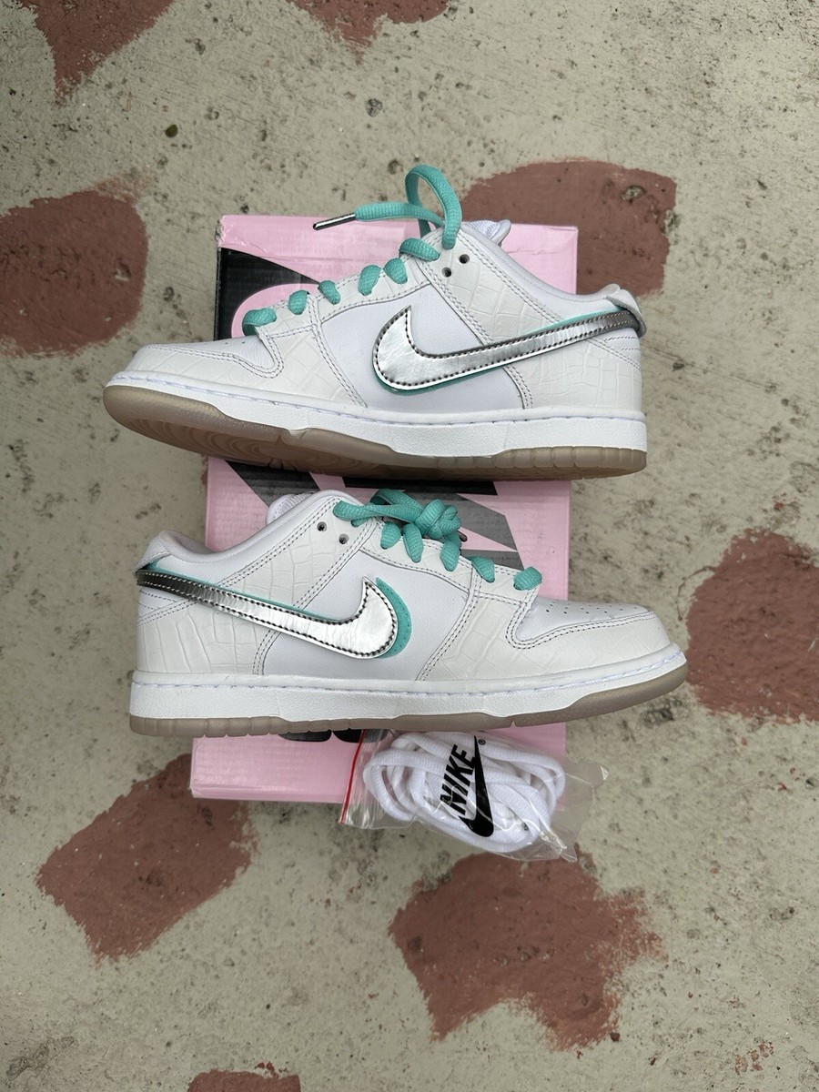 Nike SB Dunk Low Pro OG QS Diamond Supply Co. White Men's Nike SB Dunk Low Pro OG QS Diamond Supply Co. White Men's