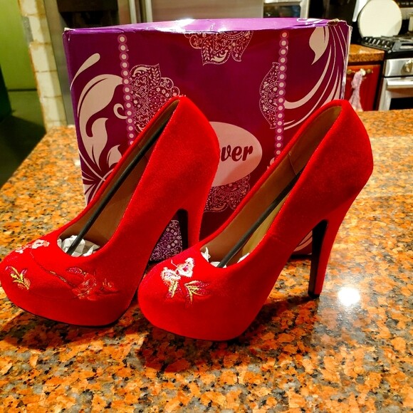 Forever Red Floral Heels NIB Size 8.5 | eBay