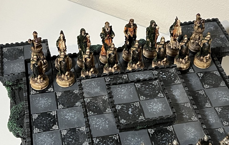 Mystical Creations Deluxe 3D Castle chess board & Italfama Skeleton ...