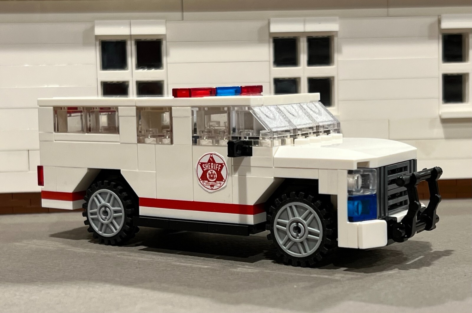 Custom LEGO Police- Sheriff's Dept SUV with Deputy Minifigure (lot 703 ...
