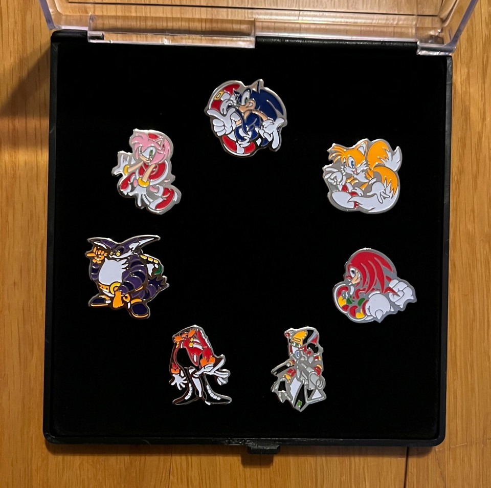 Sonic the Hedgehog Sonic Adventure Pin Badge limited Edition 1998 SEGA ...