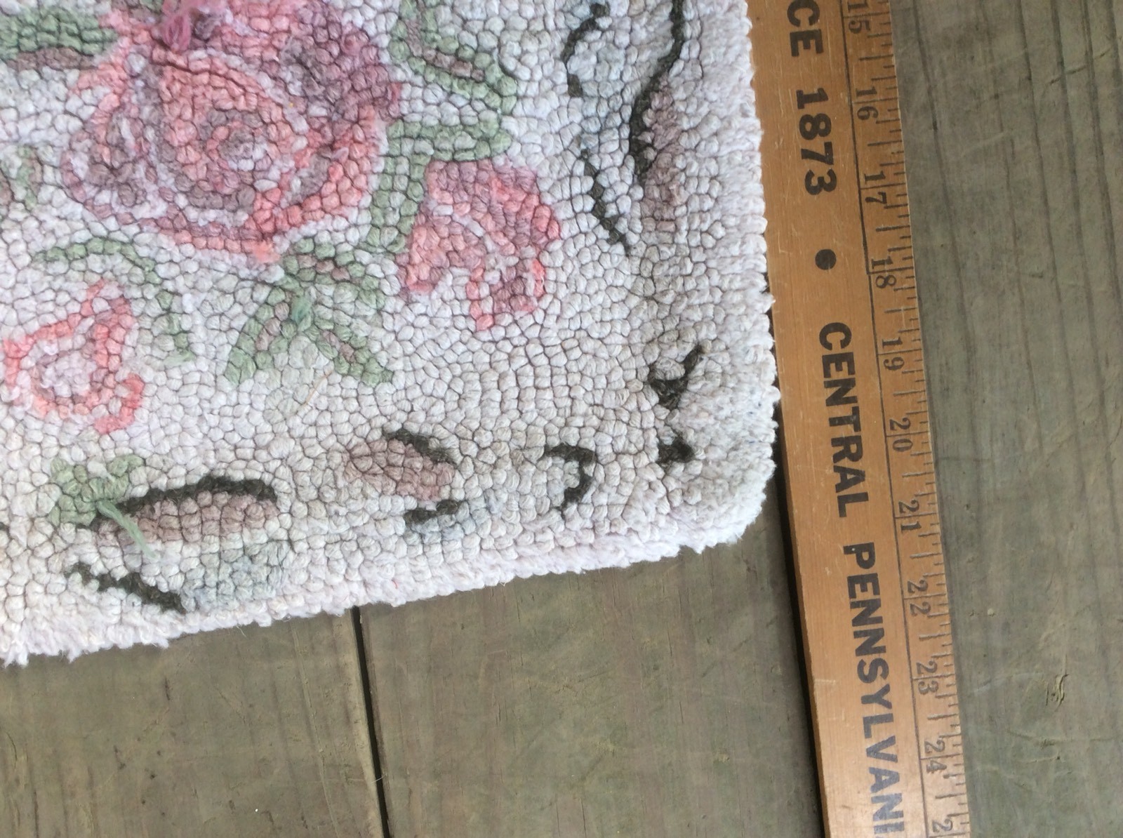 Shabby Chic Hook Rug , Rose Floral Pattern, Country Home Rough ...