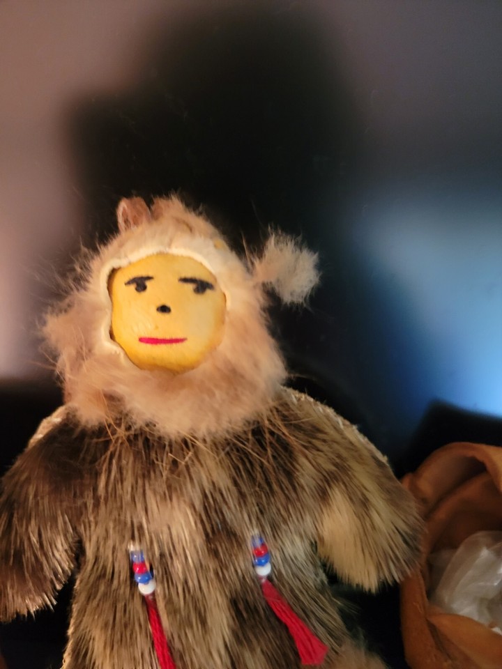 VIN ALASKAN DOLL & MOCCASINS ESKIMO INUIT NATIVE HANDMADE FUR/SUEDE ...