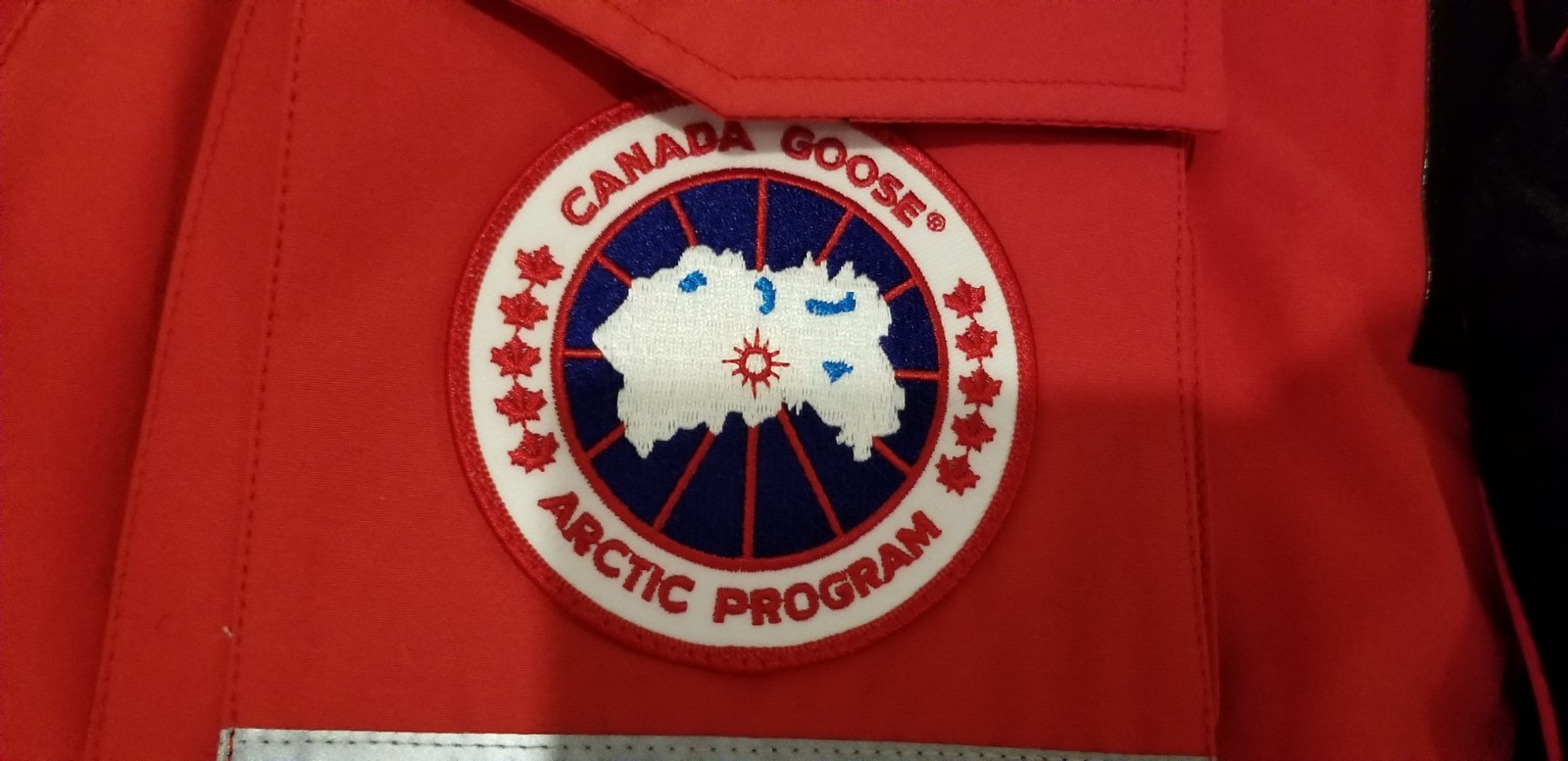 BRAND NEW AUTHENTIC HOLOGRAM TAG RED CANADA GOOSE SNOW MANTRA (MED ...