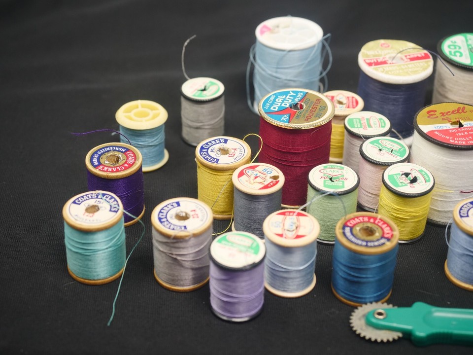 Vintage Sewing Thread lot 33 Spools. Mostly Full of Thread. | eBay