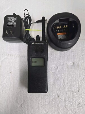 Motorola XTS 2500 VHF 136-174 MHz Model # H46KDD9PW5BN W/ Charger | eBay