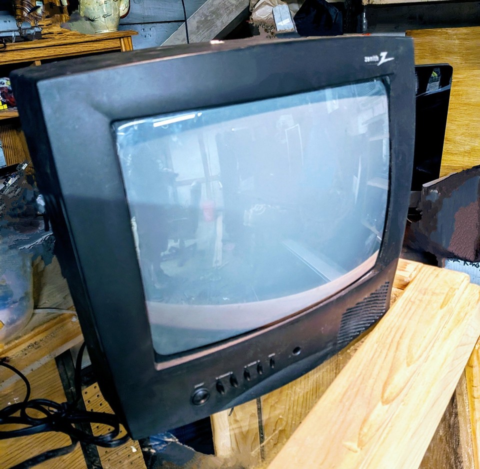 Vintage ZENITH 13" Color Television ZENITH B13A02D CRT TV 1997 Retro ...