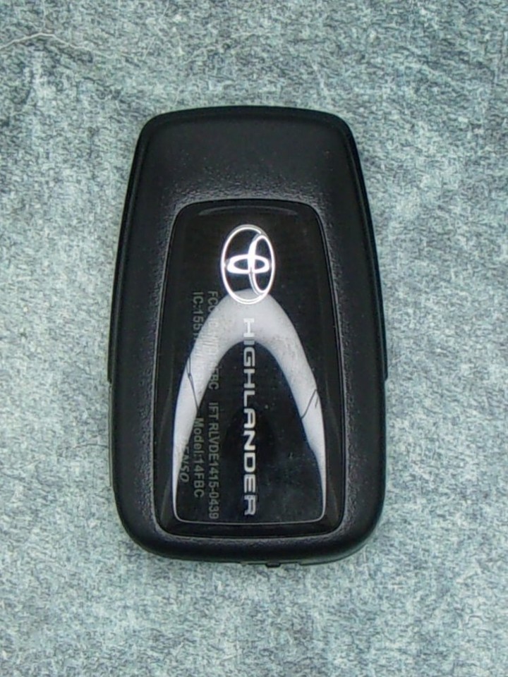 Single OEM Toyota Keyless Entry Remote Smart Key Used Transmitter ...