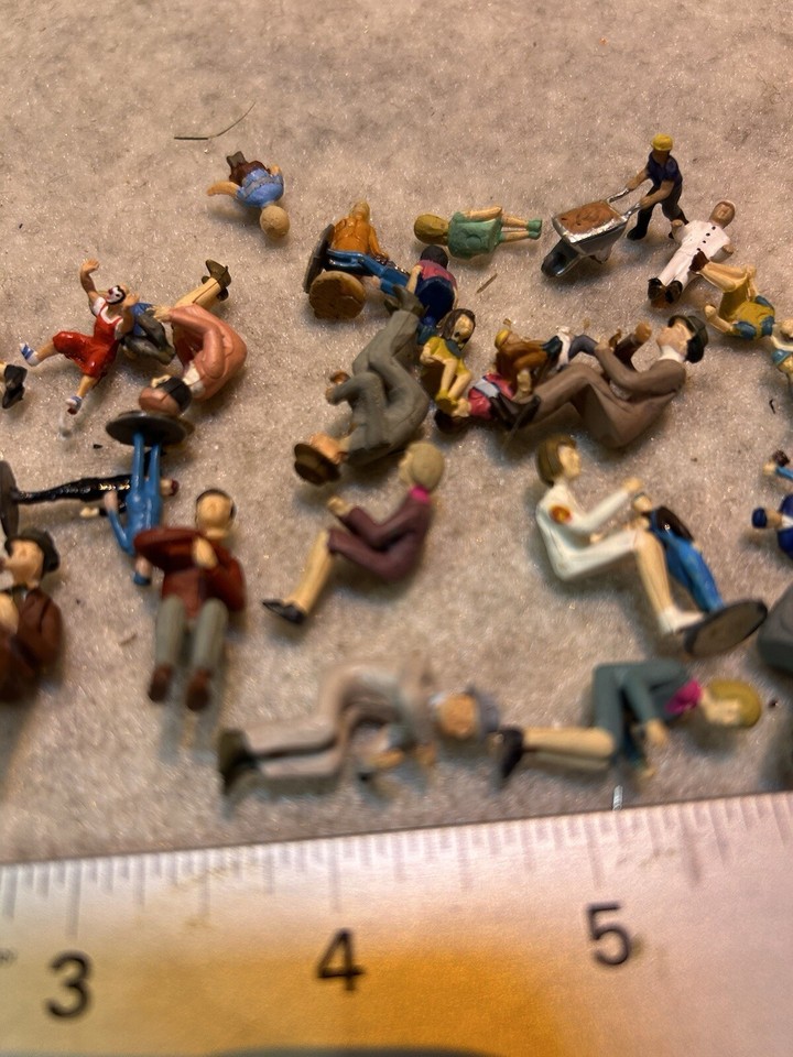 Lot of People/Figures misc. Layout detail items N OR HO scale NOT SURE ...