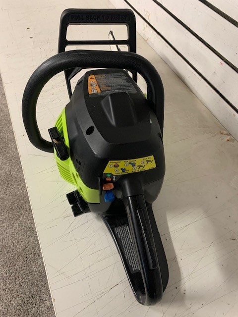 POULAN P3314 2 STROKE POWERED 33cc CHAINSAW BETTER THAN NEW VERY NICE ...