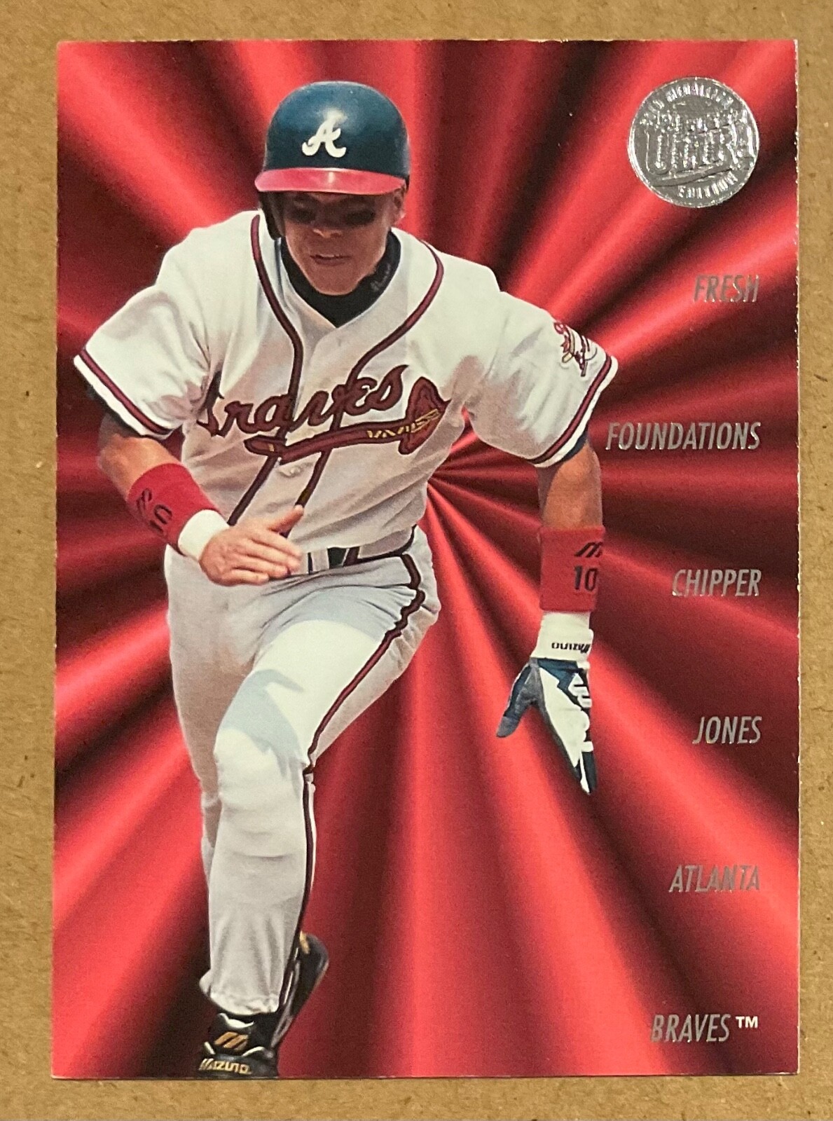 1995 CHIPPER JONES FLEER ULTRA FRESH FOUNDATIONS GOLD MEDALLION CARD #5 ...