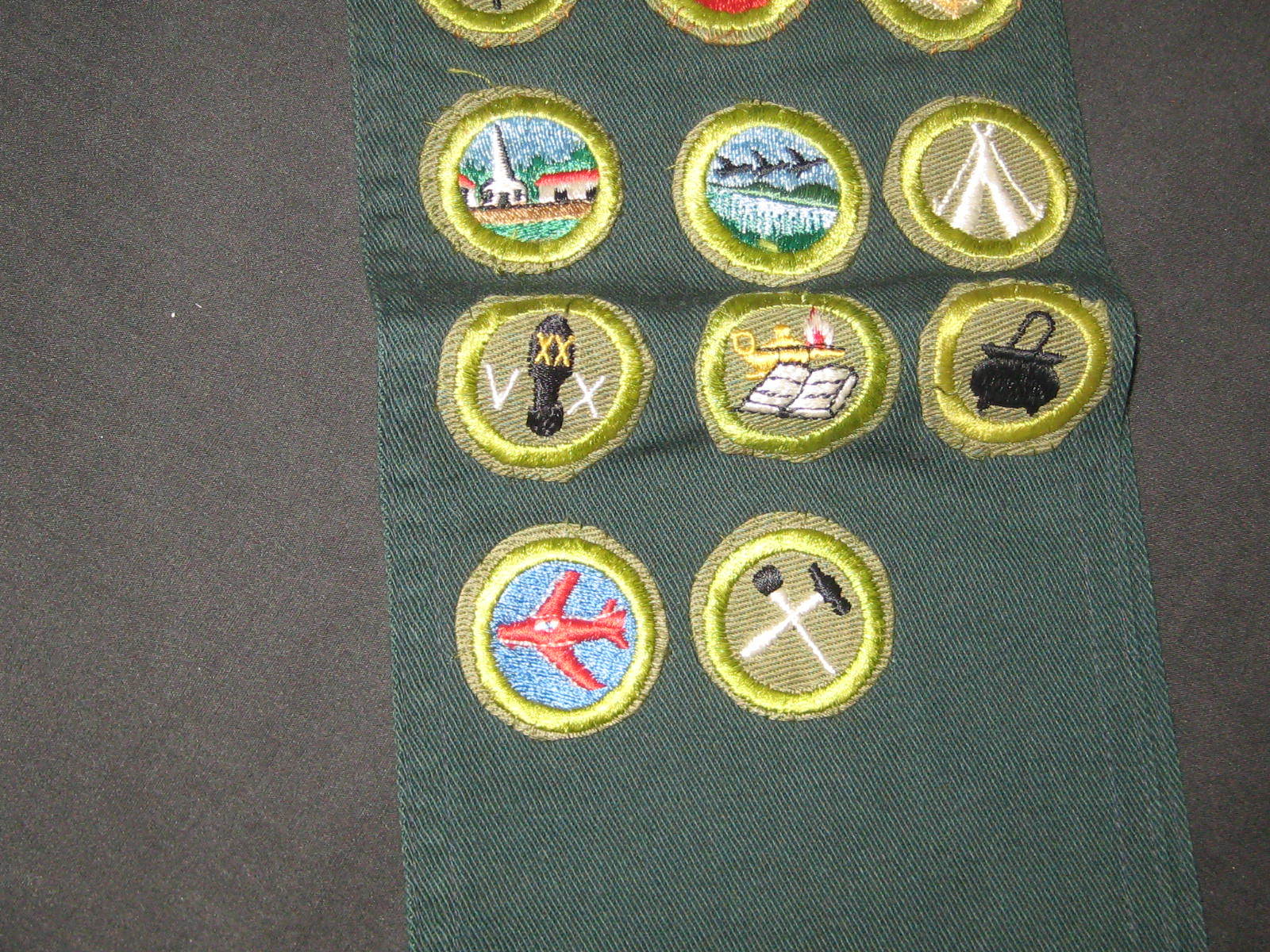 Explorer Dark Green Merit Badge Sash, 20 Crimped Edge Merit Badges eb09 ...