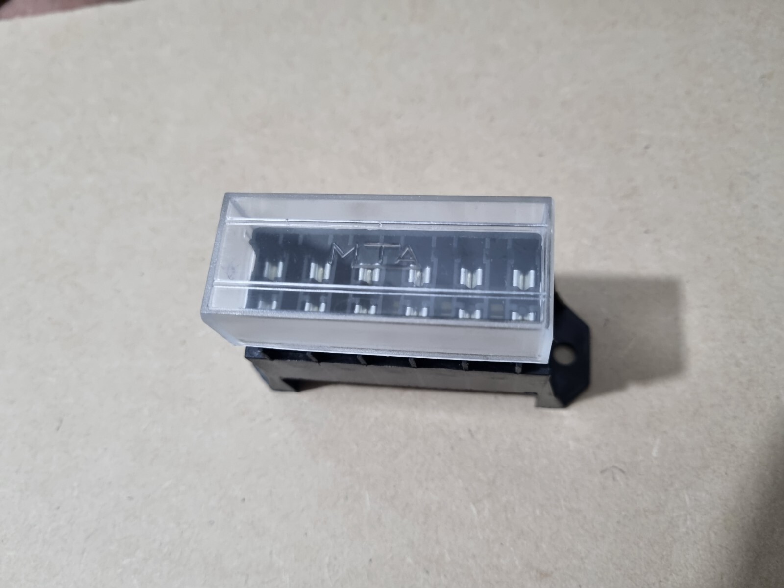 FUSEBOX 6-way under fuse box ford falcon xm xp xr xt xw xy xa xb xc ...