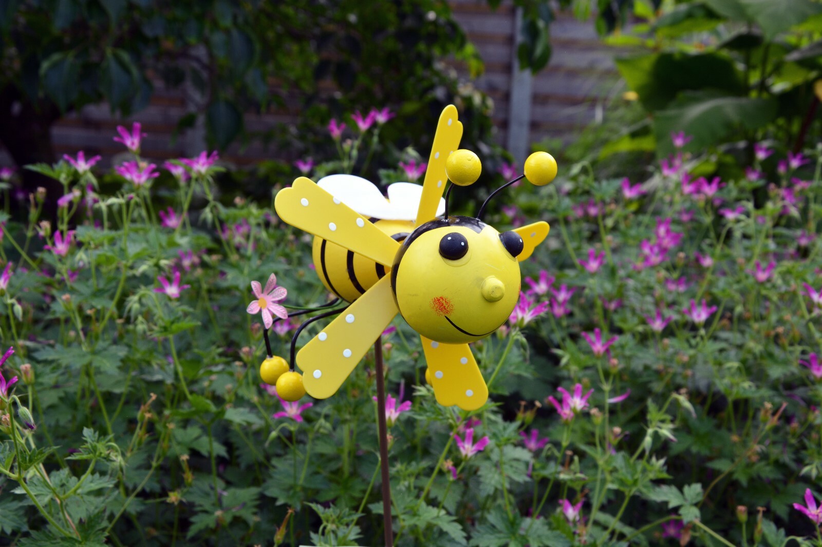 WOODEN HONEY BEE WINDMILL Garden Décor Windmills Different Sizes ...