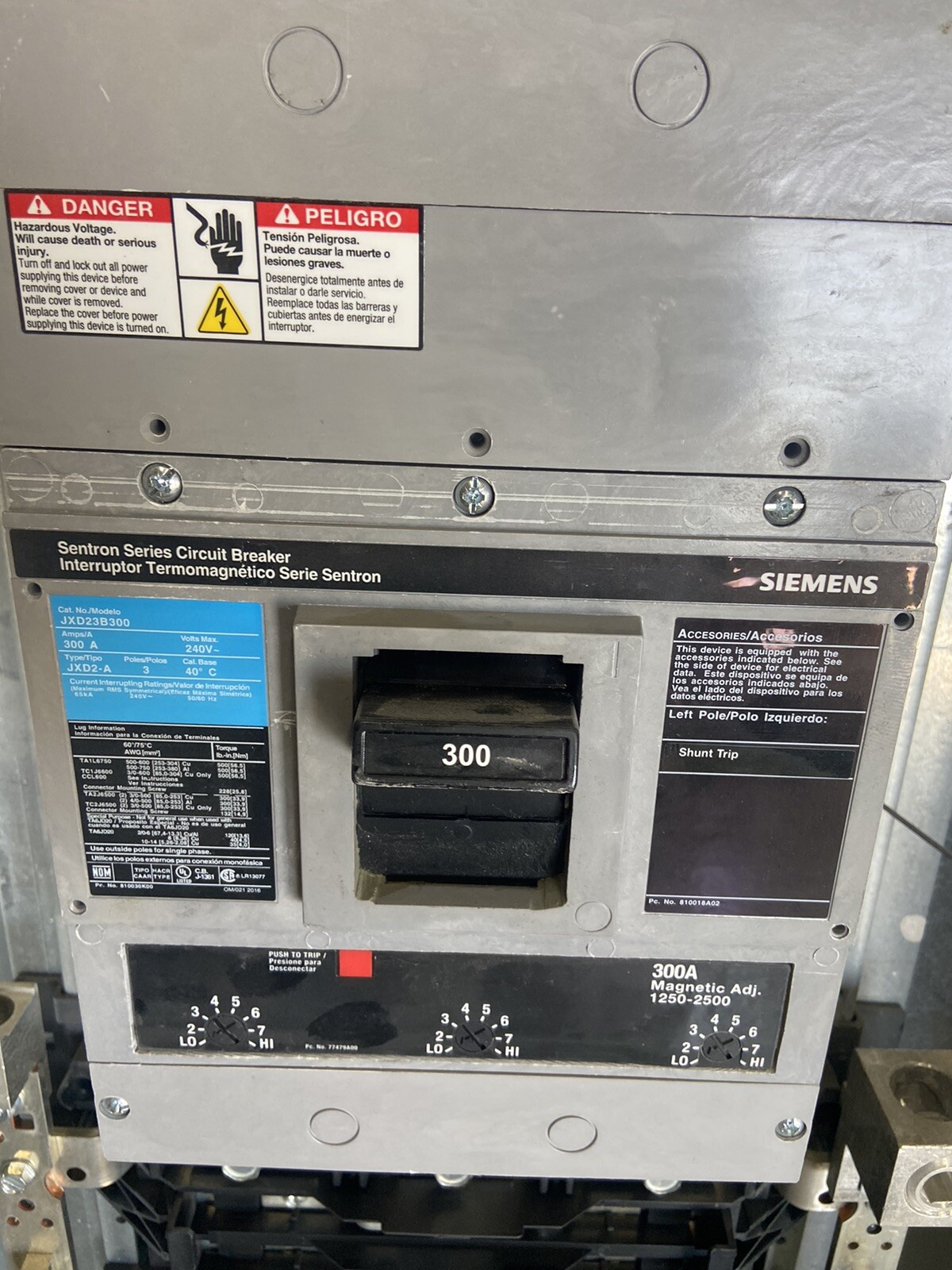 SIEMENS P1 300 AMP MAIN BREAKER 208Y/120 NEMA 1 PANELBOARD WITH SHUNT ...