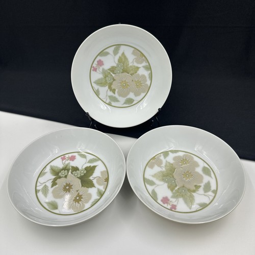 Mikasa Pivotal Surrey 5033 Lot Of (3) 7” Couped Cearel Bowl Design by ...