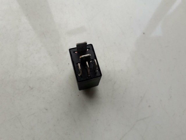 BMW Arbeitsstromrelais Wechselrelais Relais schwarz 61366919113 online ...