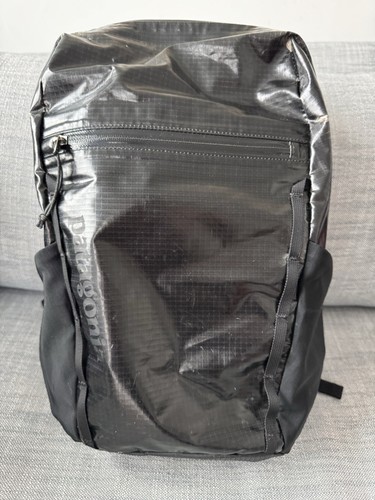 PATAGONIA Lightweight Black Hole Pack 26L Black Backpack Packable | eBay