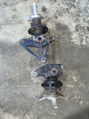 Halibrand 2 5/8 3 Pin Front Knock Off Spindles &Hubs Indy Roadster ...