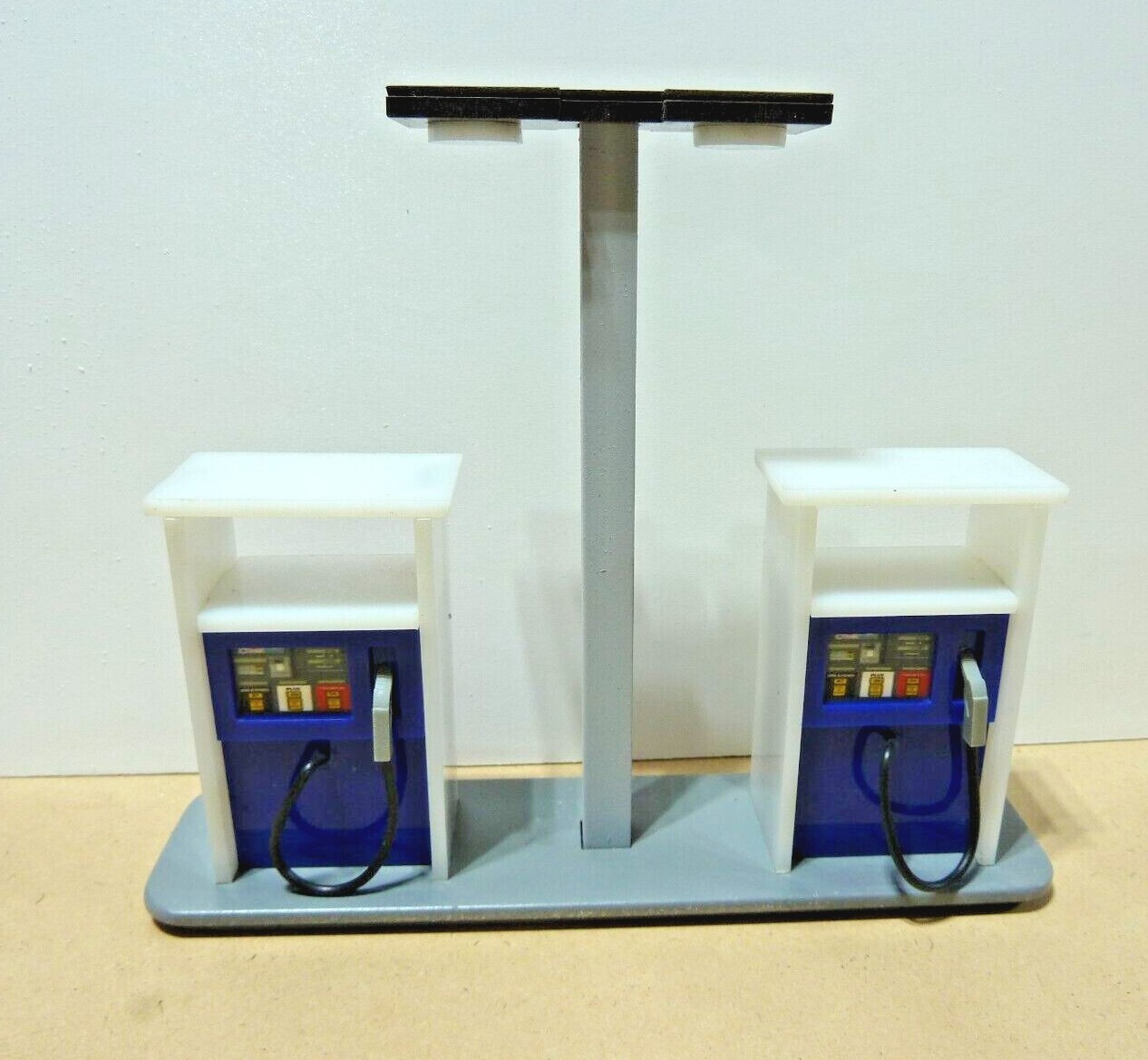 1 or 2 Pumps 1/24-1/25 Scale Gas Pumps Modern Style Finished and ...