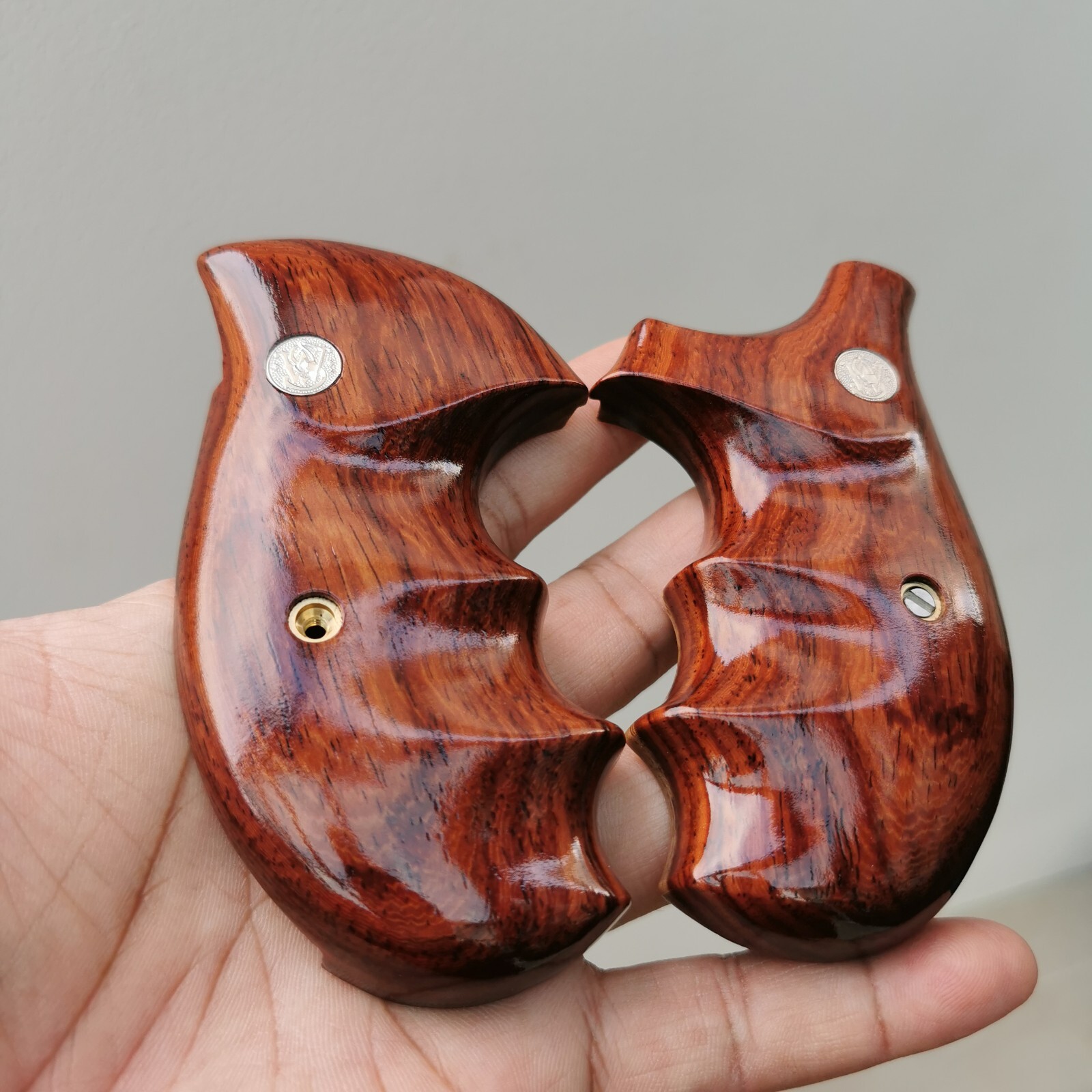 S&W K, L FRAME ROUND BUTT MODEL 686 COMBAT GRIPS 66, 696 TIGER RENGAS WOOD # 18 | eBay