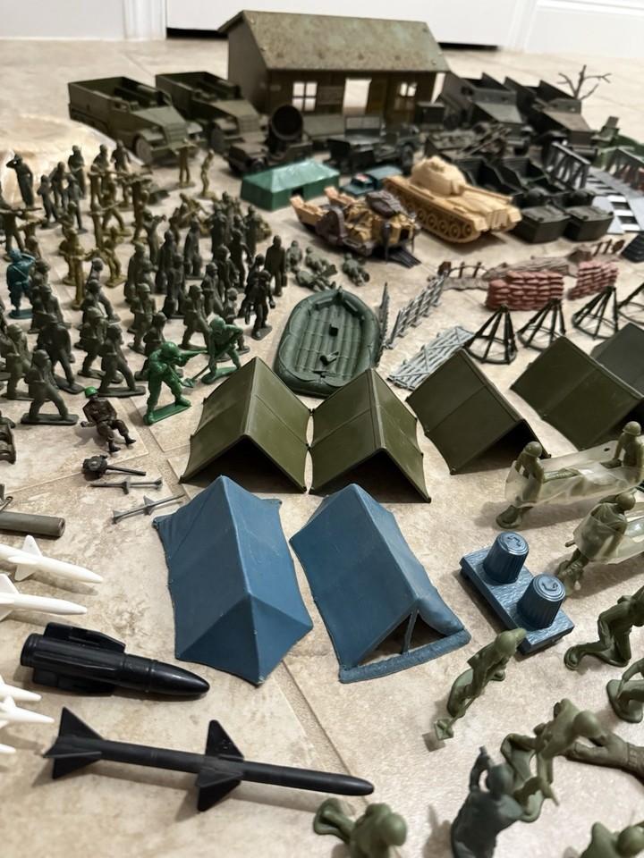 MASSIVE LOT-1950'S & UP Military Battleground Playset (OVER 330 ITEMS ...