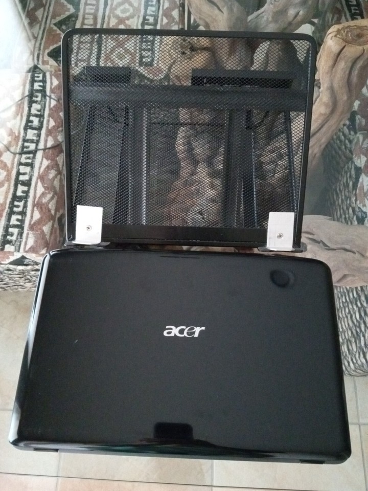 Acer Aspire 5735 Laptop 15.6"-Dual 2.0GHz CPU, 300GB HDD, 4GB RAM, CD ...