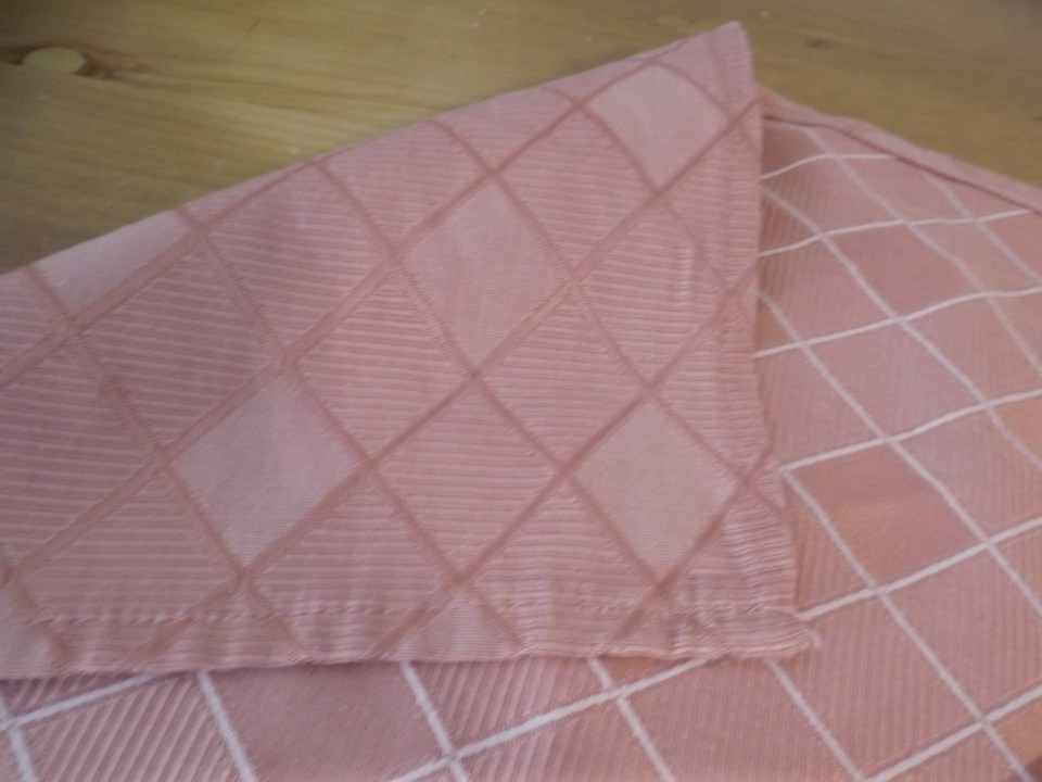 VINTAGE BEDSPREAD salmon peach DIAMOND EMBROIDERED TEXTURE 98x104 ...