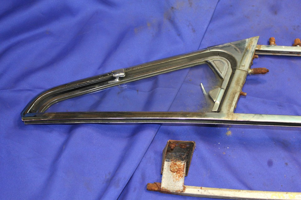 MG MGB GT RH Vent Window Assembly | eBay