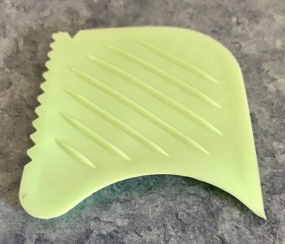 Tupperware 5 in 1 Gadget - Vegetable Peeler, Scraper, Scrubber, Seal ...