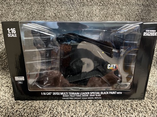 1:16 Diecast Masters CAT 272D2 Multi Terrain Loader W/Forks Broom Snow ...