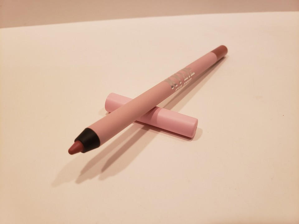 Kylie Jenner ~ Matte Liquid Lipstick & Lipliner ~ #302 Snow Way Bae ...