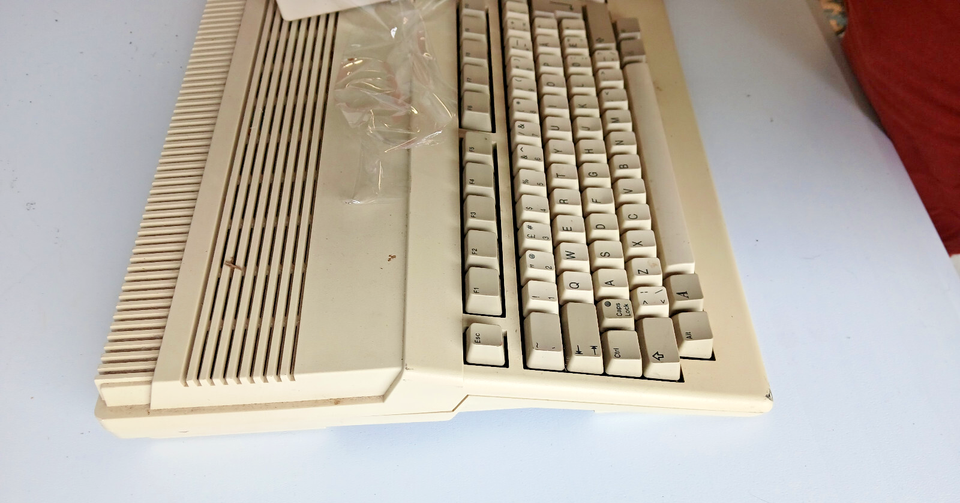 Commodore Amiga 500 A500 Home Computer Vintage w/ A520 RF Modulator ...