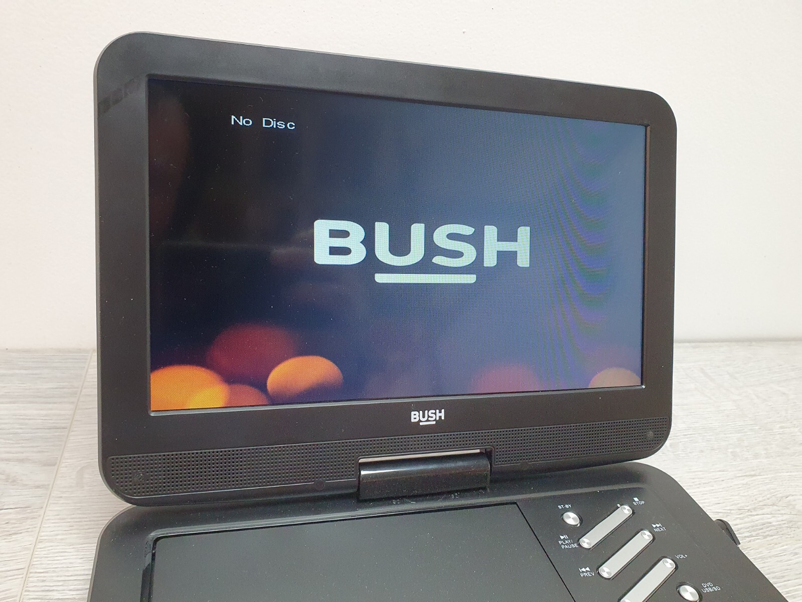 Bush 10 Inch Portable DVD Player With Swivel Screen Cdvd100w1swmp Black ...