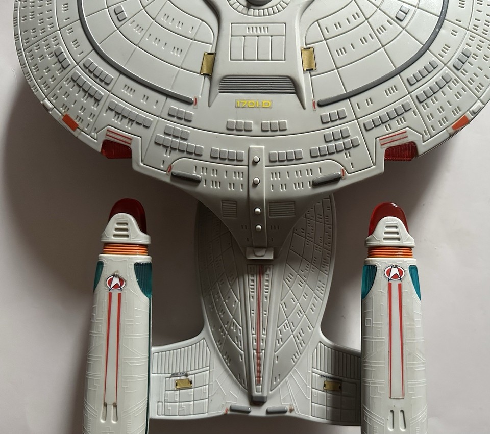 VINTAGE STAR TREK NEXT GENERATION STTNG STARSHIP ENTERPRISE D PLAYMATES ...