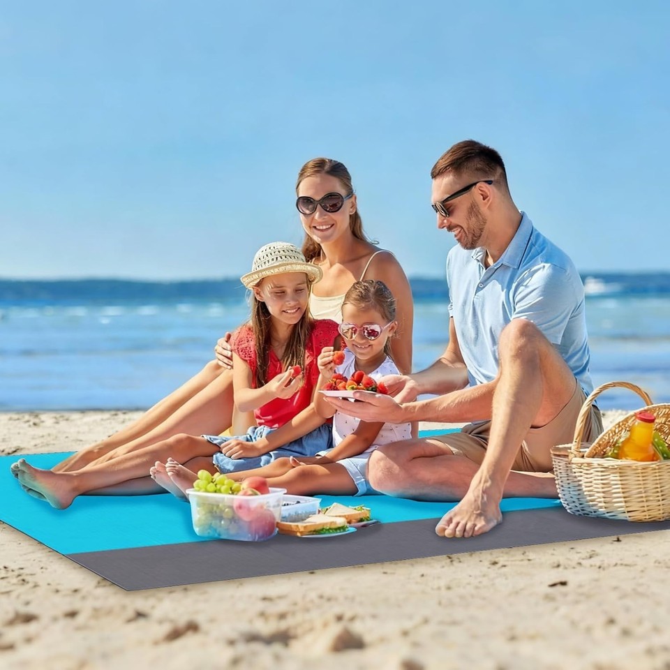 Deluxe Waterproof & Sandproof Beach Rug for Family Outings - Extra ...