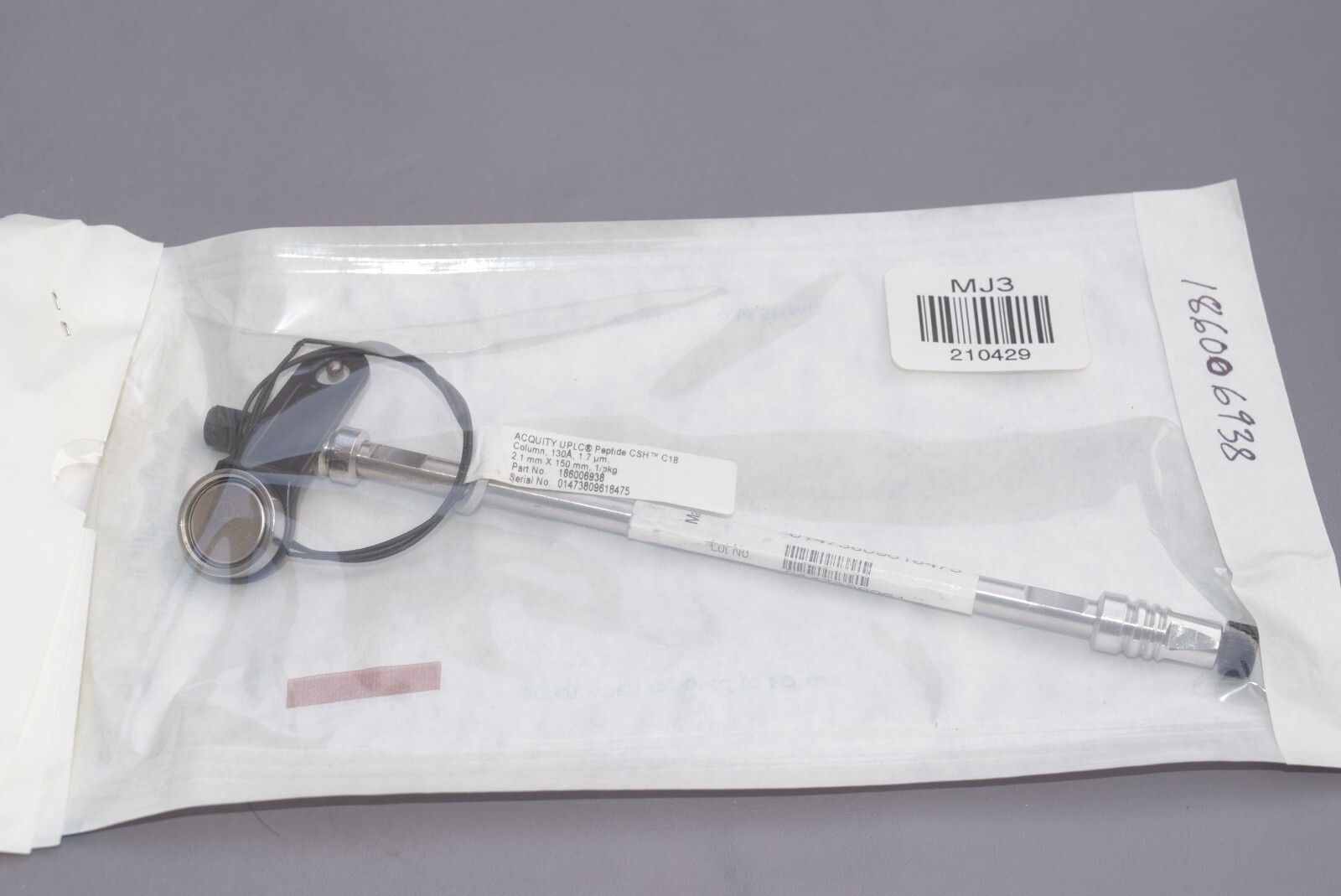 Waters ACQUITY 186006938 Peptide CSH C18 Column, 130Å, 1.7 µm, 2.1 ...