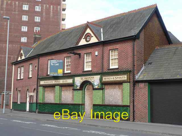 Photo 6x4 Poole: former Swan Inn Poole/SZ0191 One hardly knows whether ...
