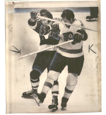 PHILADELPHIA Flyers HOCKEY Player BARRY ASHBEE Vintage 1973 Press Photo ...