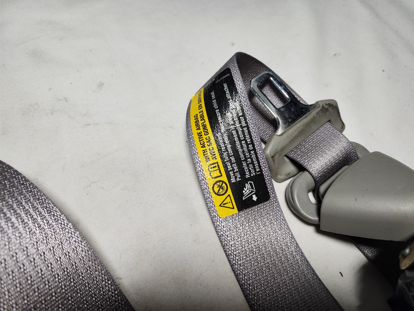 2006 - 2007 Chevy Malibu Maxx Drivers & Passengers Front Seat Belts (OEM) Gray | eBay