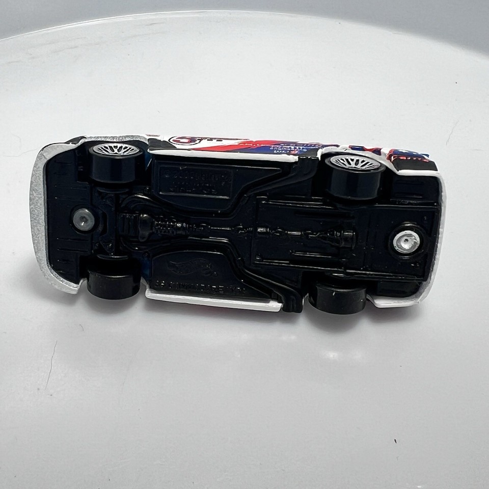 Hot Wheels 2001 Victory Lane Holden SS Commodore White Clean | eBay ...