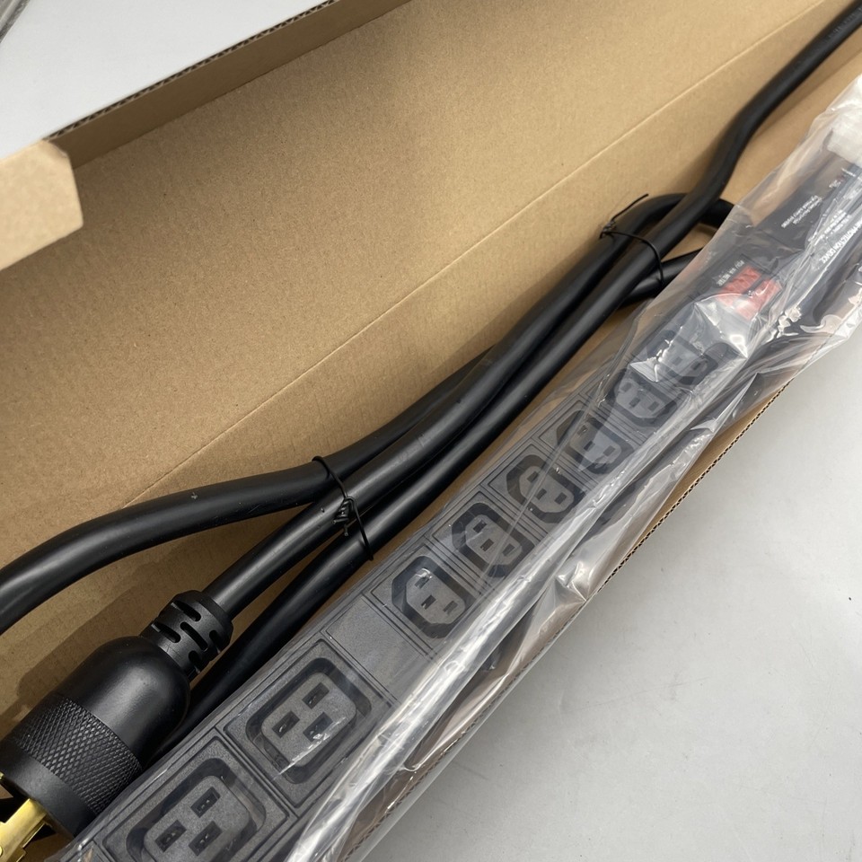 Metered Breaker Surge Protection PDU - 240V, L6-30P, 30A, 7200W 6 (C13 ...