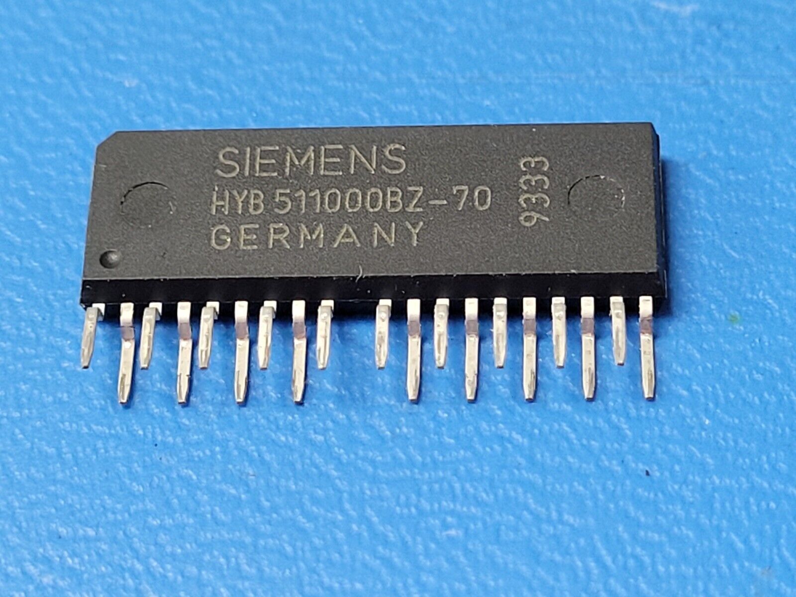 (2 PCS) HYB511000BZ-70 SIEMENS Fast Page DRAM, 1MX1, 70ns, CMOS, PZIP20 ...