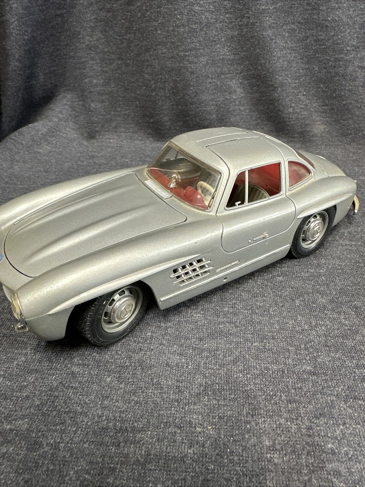 Burago 1954 Mercedes Benz 300 SL Gull wing Die-Cast 1:24 Scale For ...