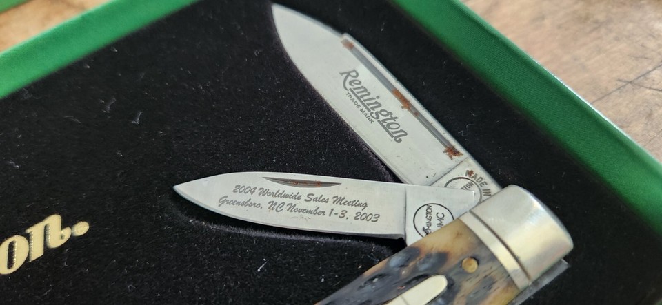 2004 REMINGTON UMC R103-B Jigged Bone Old Reliable Bullet Jack Knife ...