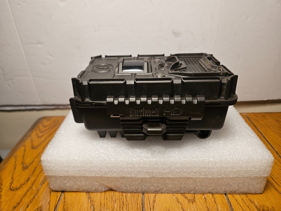 Bushnell Trophy Trail Camera HD Model 119836/ WORKS and CLEAN/ NO ...