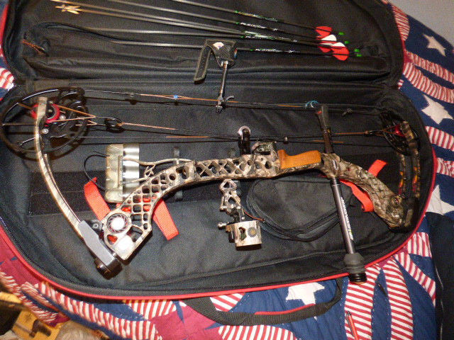 Mathews Monster MR5 RH Compound Bow W/CASE & ARROWS VERY NICE | eBay