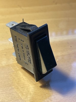 KC HILITIES Rocker Switch 3 Pin 2 Position ON/OFF With light | eBay